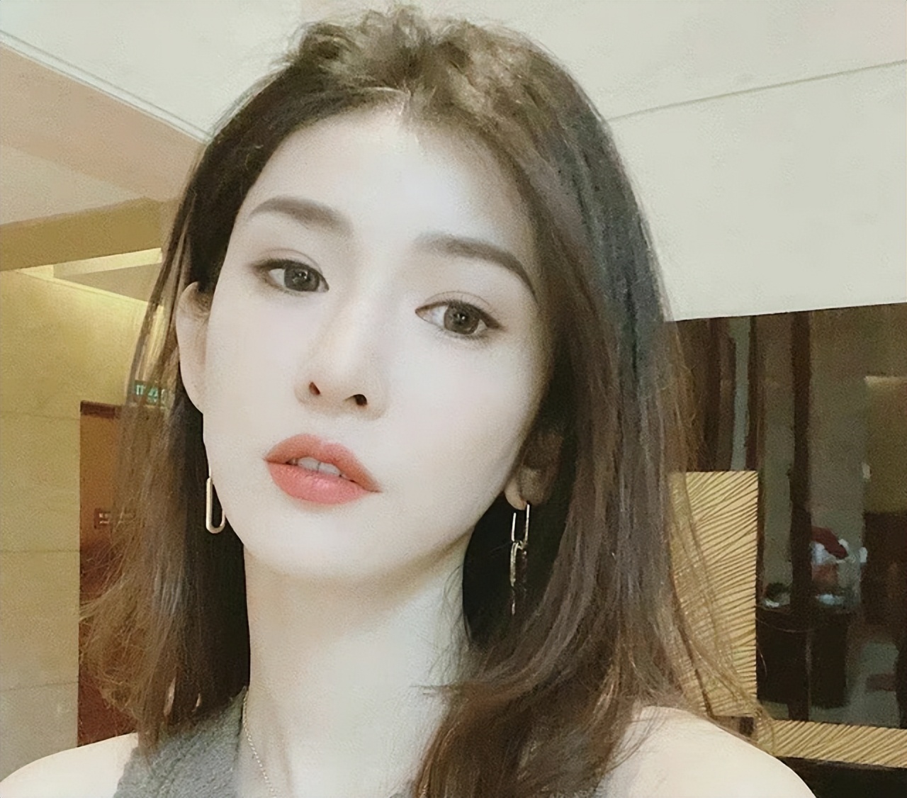 Guo Ziyu posted again, posting screenshots of chats with Li Yifeng to ...