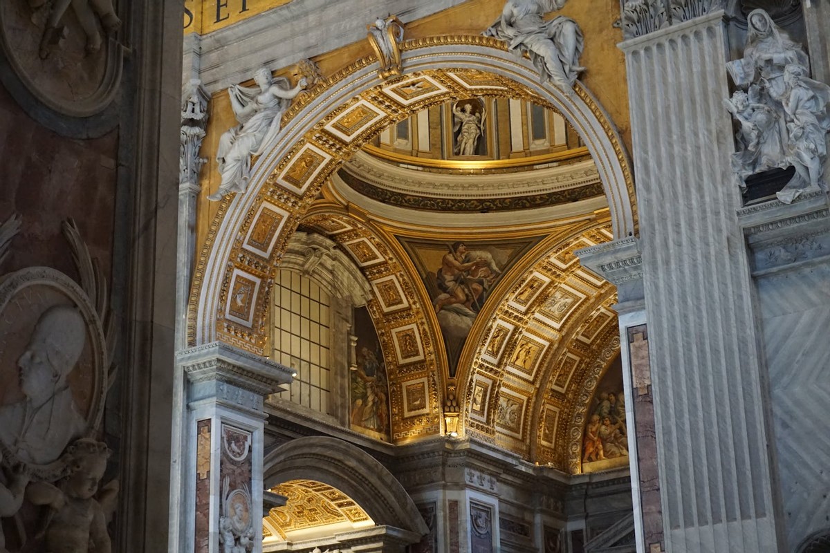 Analysis: The Historical Road of the Vatican - iMedia