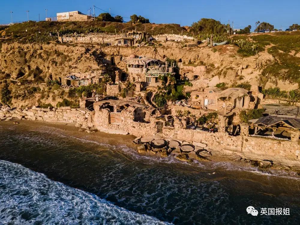 A man spent 50 years chiseling out a fantasy castle on a seaside cliff ...