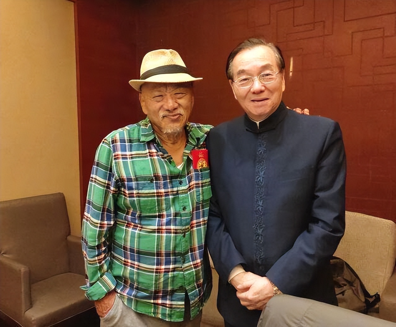 77-year-old Ling Feng's retirement life in Thailand has been exposed ...