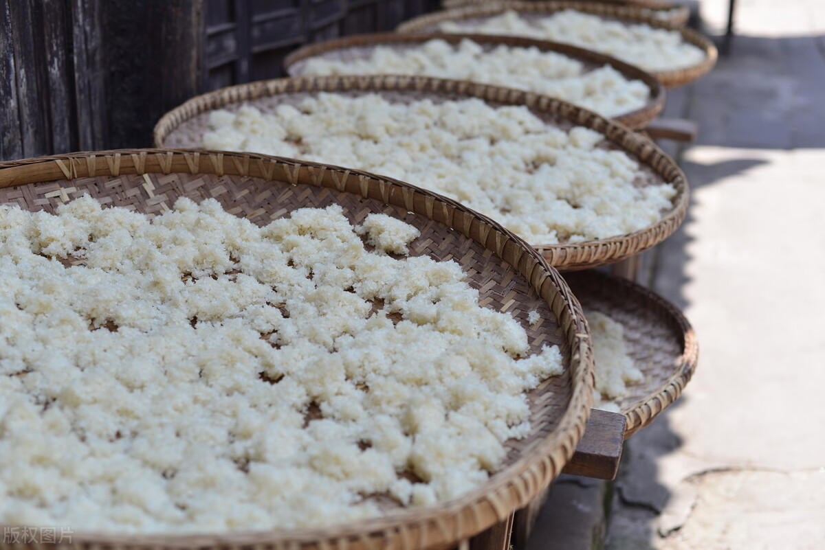 Glutinous rice is one of the traditional agricultural products in China ...