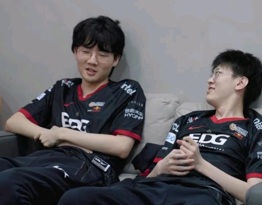 All five EDG people have "different ingredients"?The lower field supports Tarzan, and the upper ...