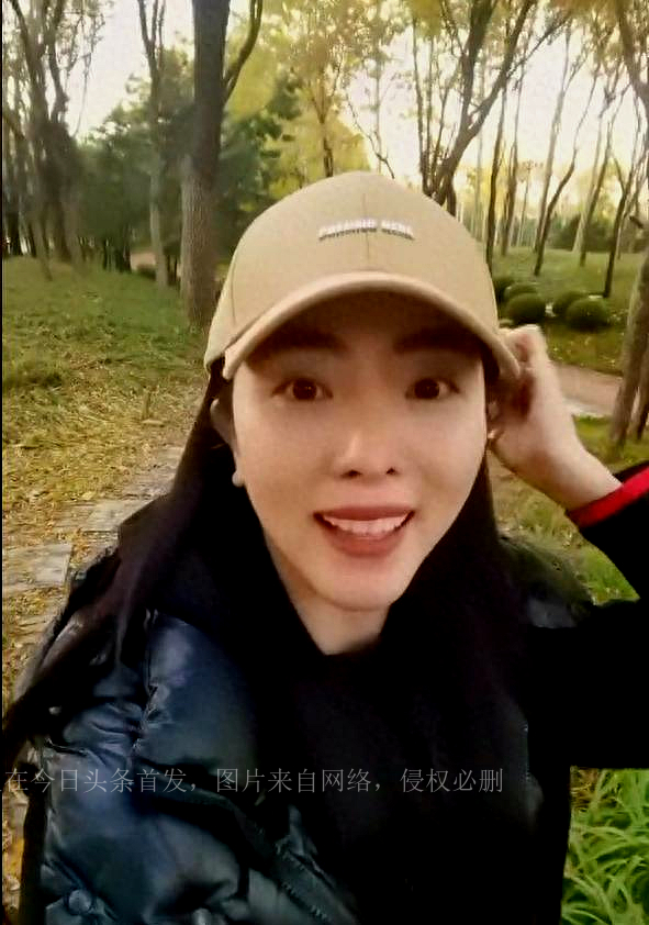 Li Sisi: Smiling at the beginning of winter, talking about future ...