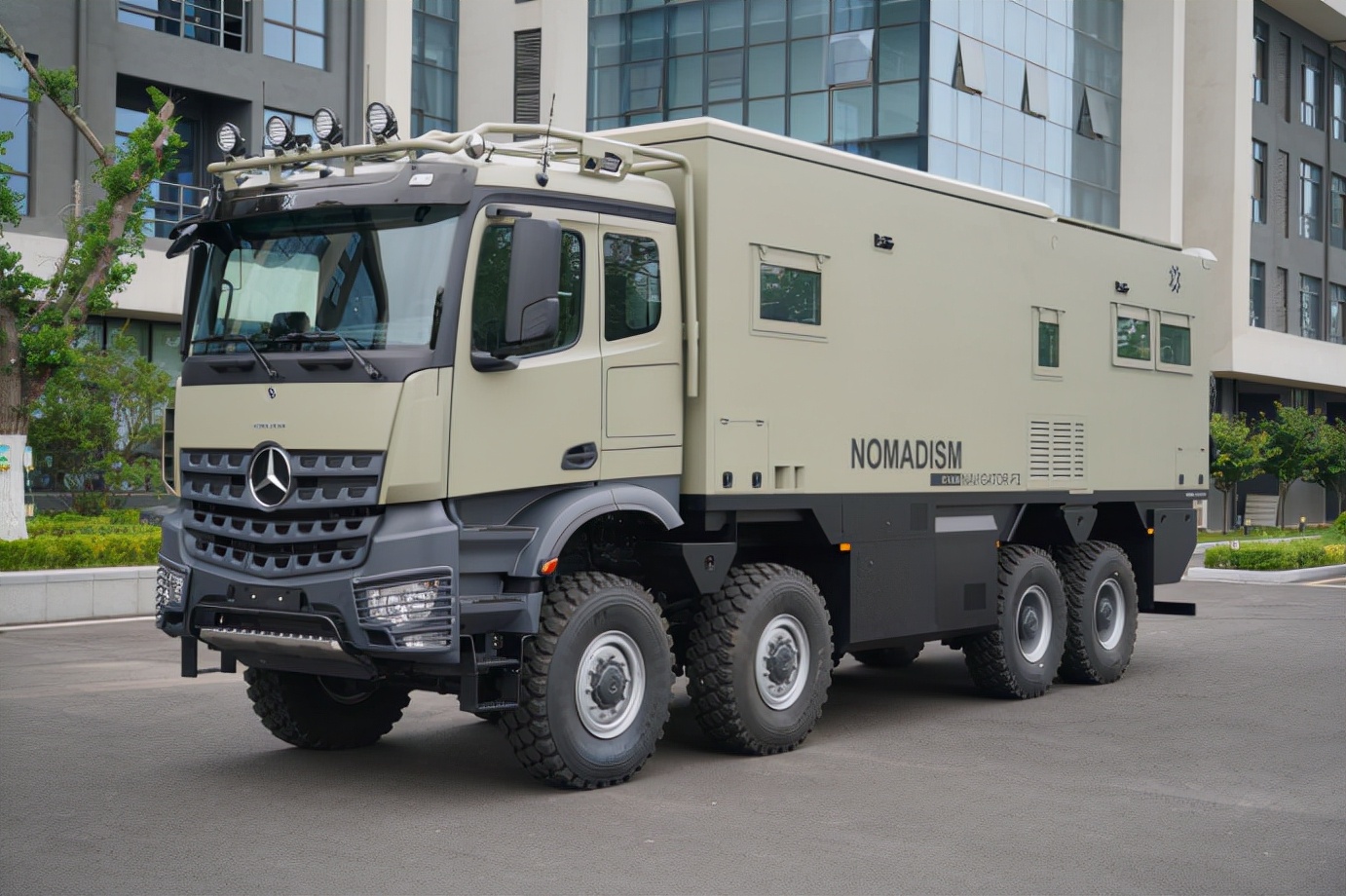 A new generation of digital Mercedes-Benz 8×8 luxury off-road RV (part ...