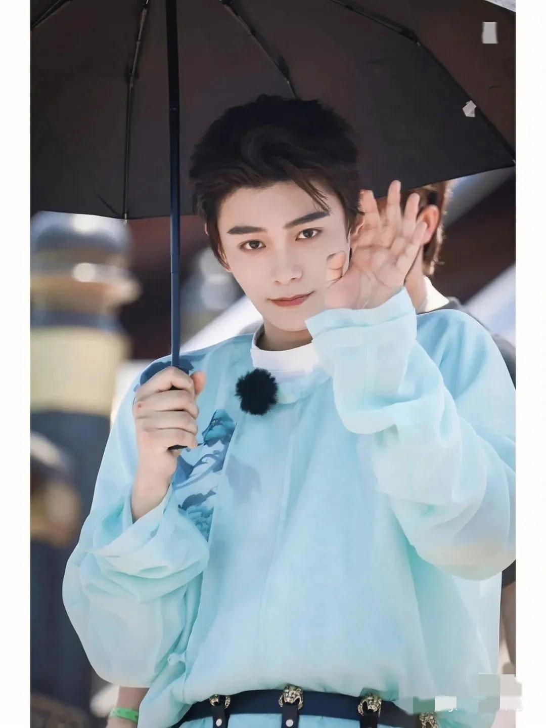 The entertainment industry broke the news: Zhao Liying, Lin Xin, Gong ...