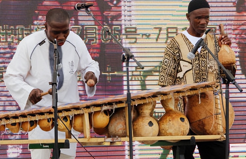 What is the influence of traditional African musical instruments on ...