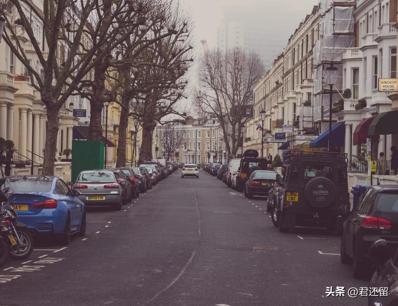 How can the bad smell inside the car be effectively removed? - iNEWS