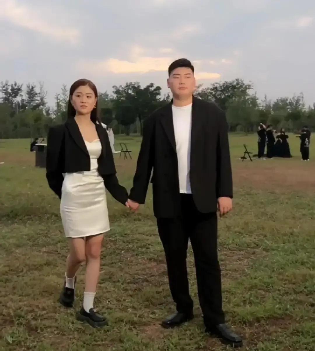 Congratulations to Zhu Xiaowei and Chen Meng on their engagement - iNEWS