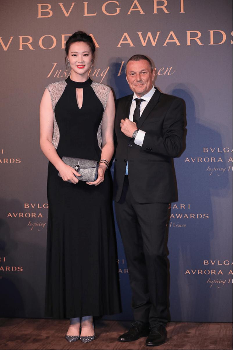 Hui Ruoqi dressed as Lang Ping, 192 tall and wearing a high-definition ...