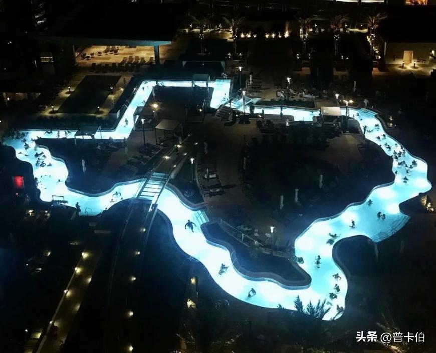 Drift pool on the roof?meandering, inspired by the shape of continents ...