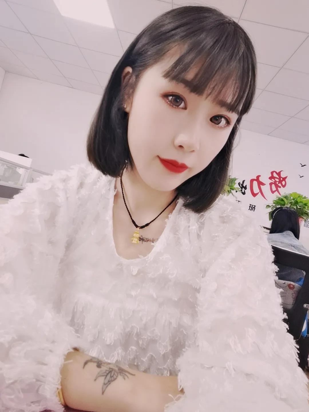 It makes people look at the sentences that they want to comment on, the ...