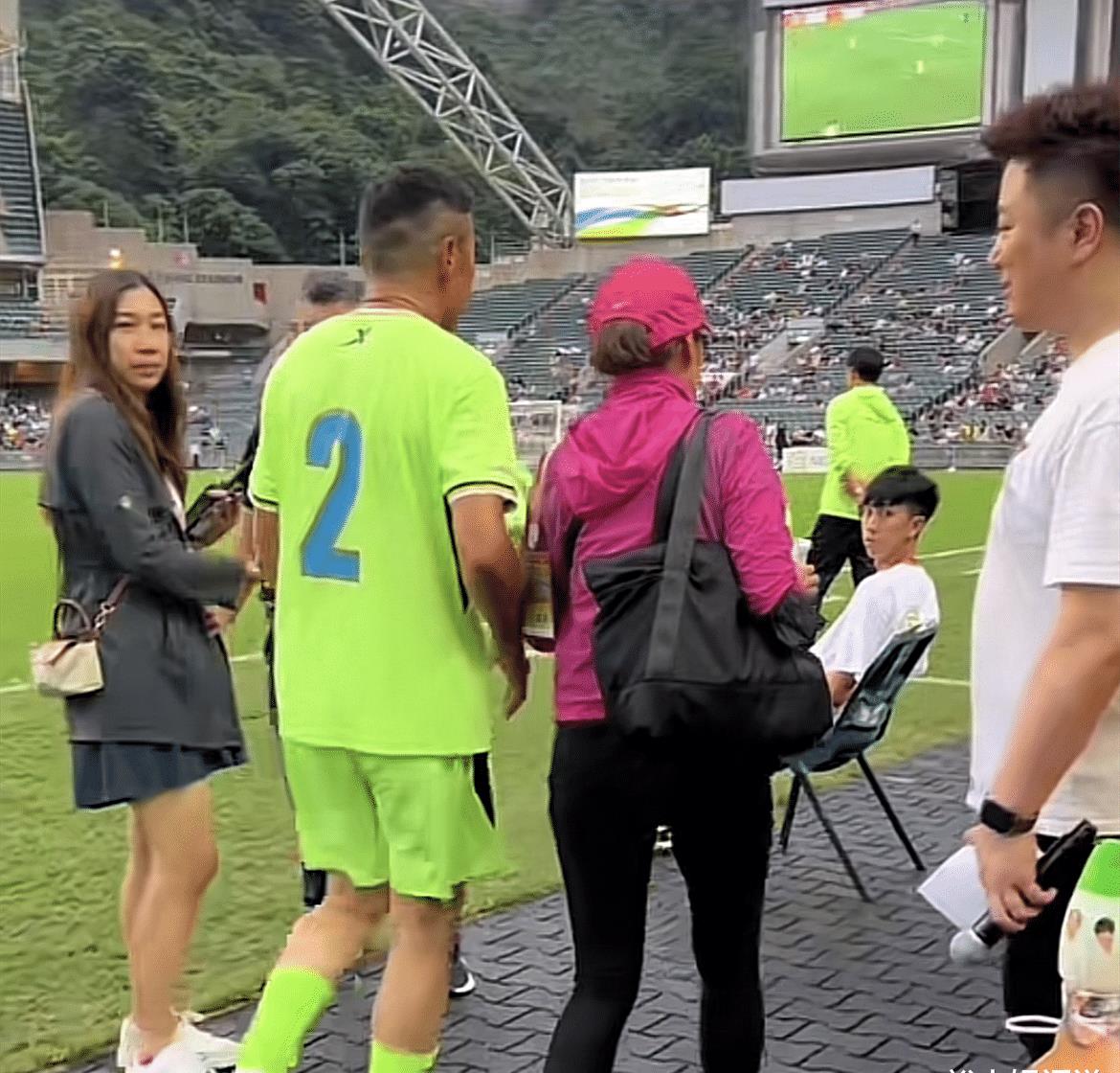 Michael Miu and his wife appeared on the court! Qi Meizhen looks like a ...