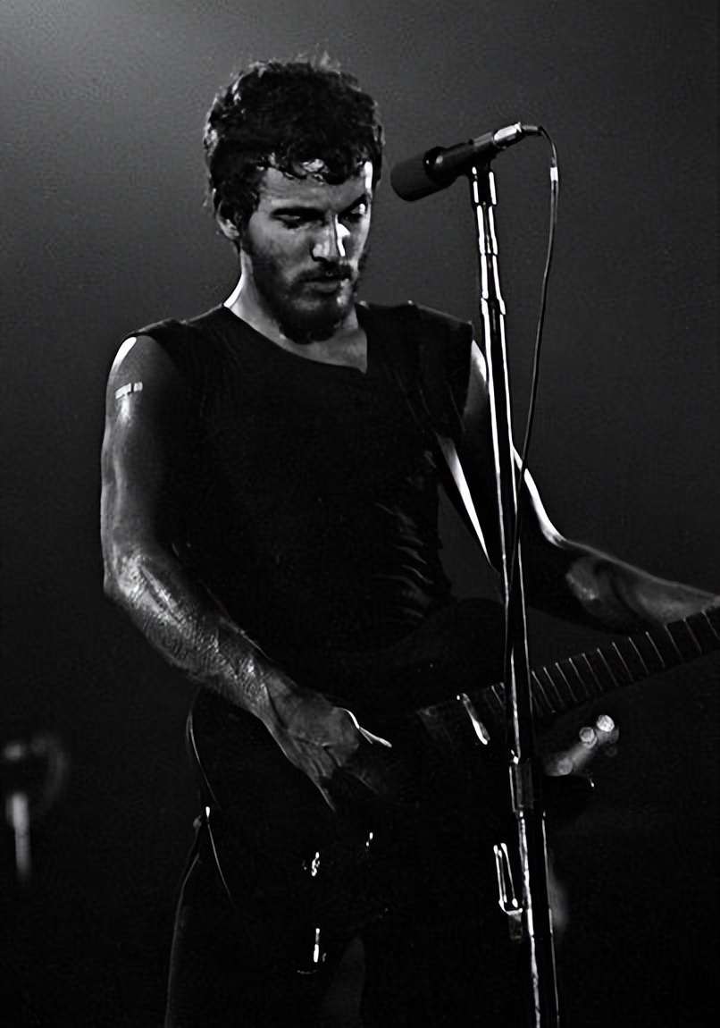 Bruce Springsteen: A musician with emotional identity, a unique ...