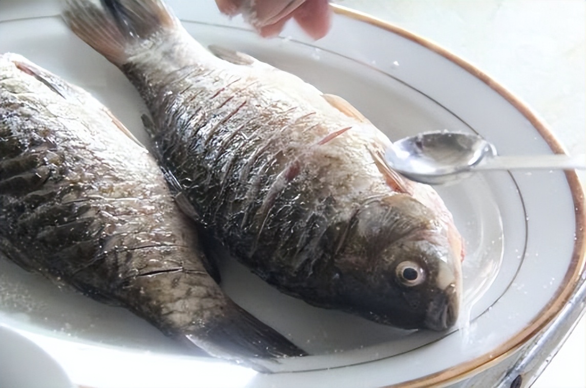 How to fry fish in a non-stick pan - iNEWS