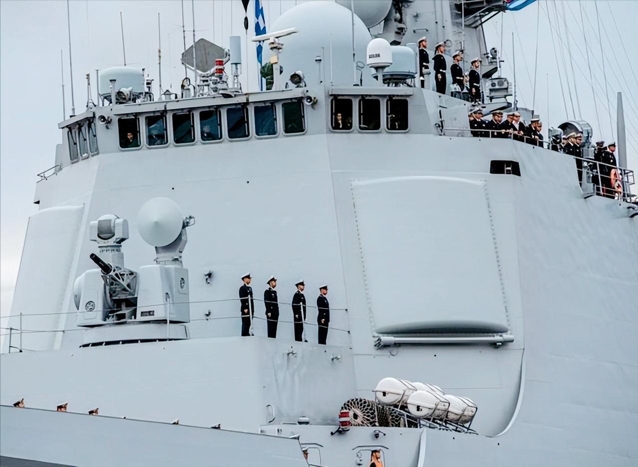 The radar system of China's 003 aircraft carrier is leading, at least ...