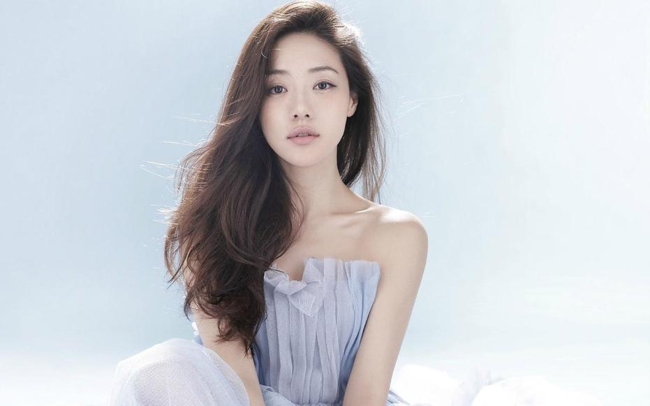 Small gossip: Yan Haoxiang He Junlin Wang Anyu Jin Chen Yang Mi Liu Haocun Cheng Yi Deng Jiajia ...