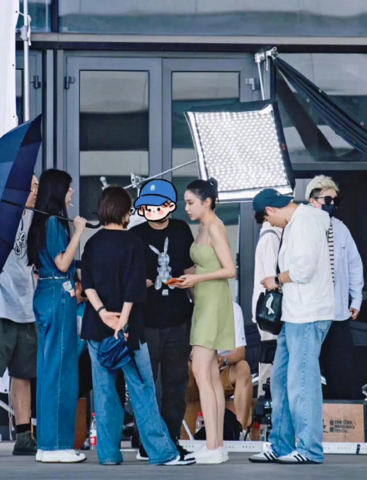 Sister-in-law Gao Ye's outfit is too domineering! Green suspender skirt ...