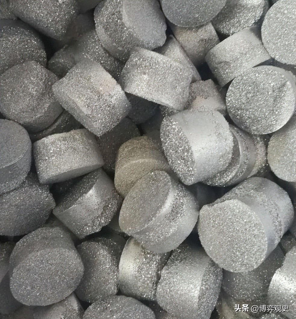 High temperature resistant superconducting niobium alloy and its ...