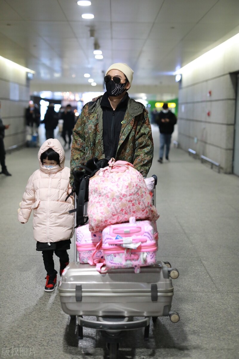 Zhang Danfeng's family looks so good! - iMedia