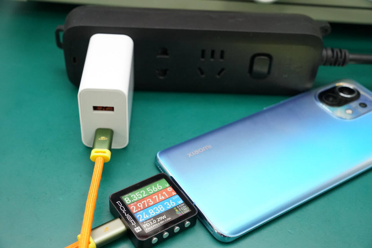 110V~電壓下，小米35W 1A1C充電器兼容性表現如何？ - 頭條匯