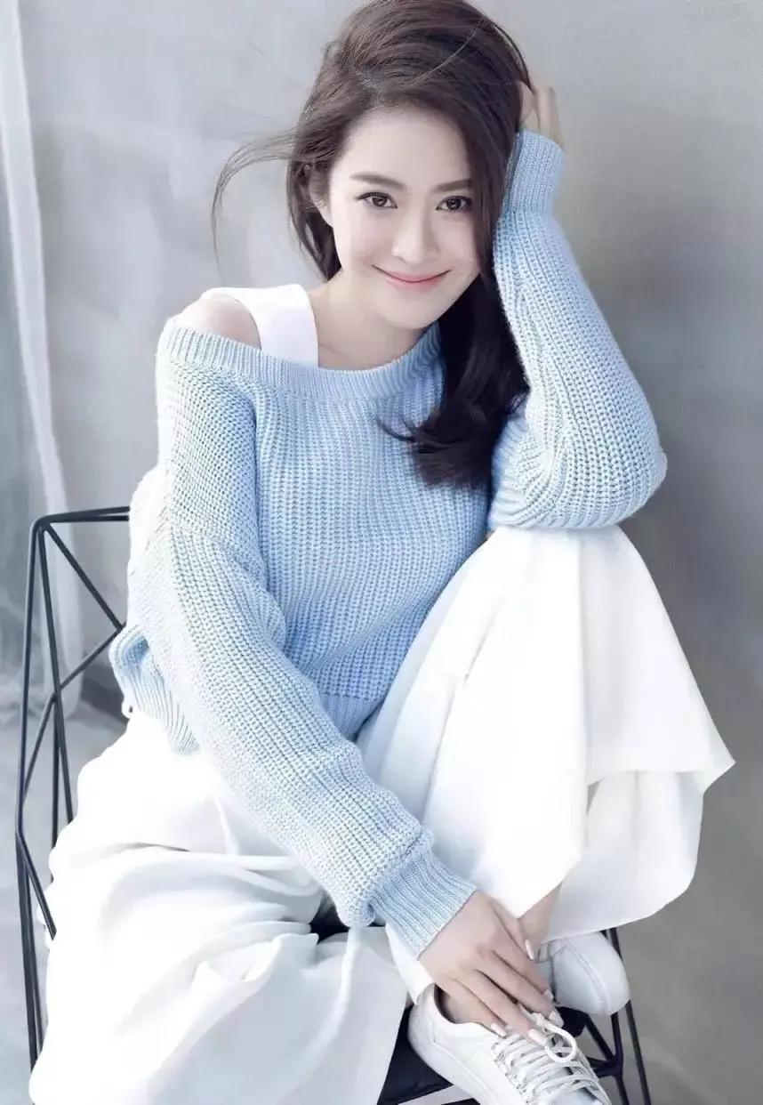 Sexy and charming Wang Ruoxue - iMedia