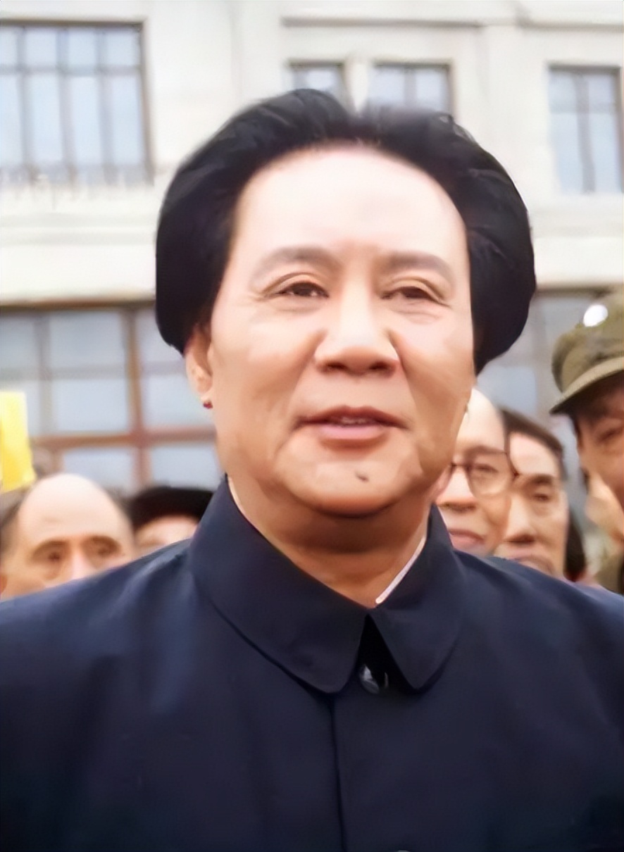 In 1989, when Gu Yue was invited to a state banquet, General Yang ...