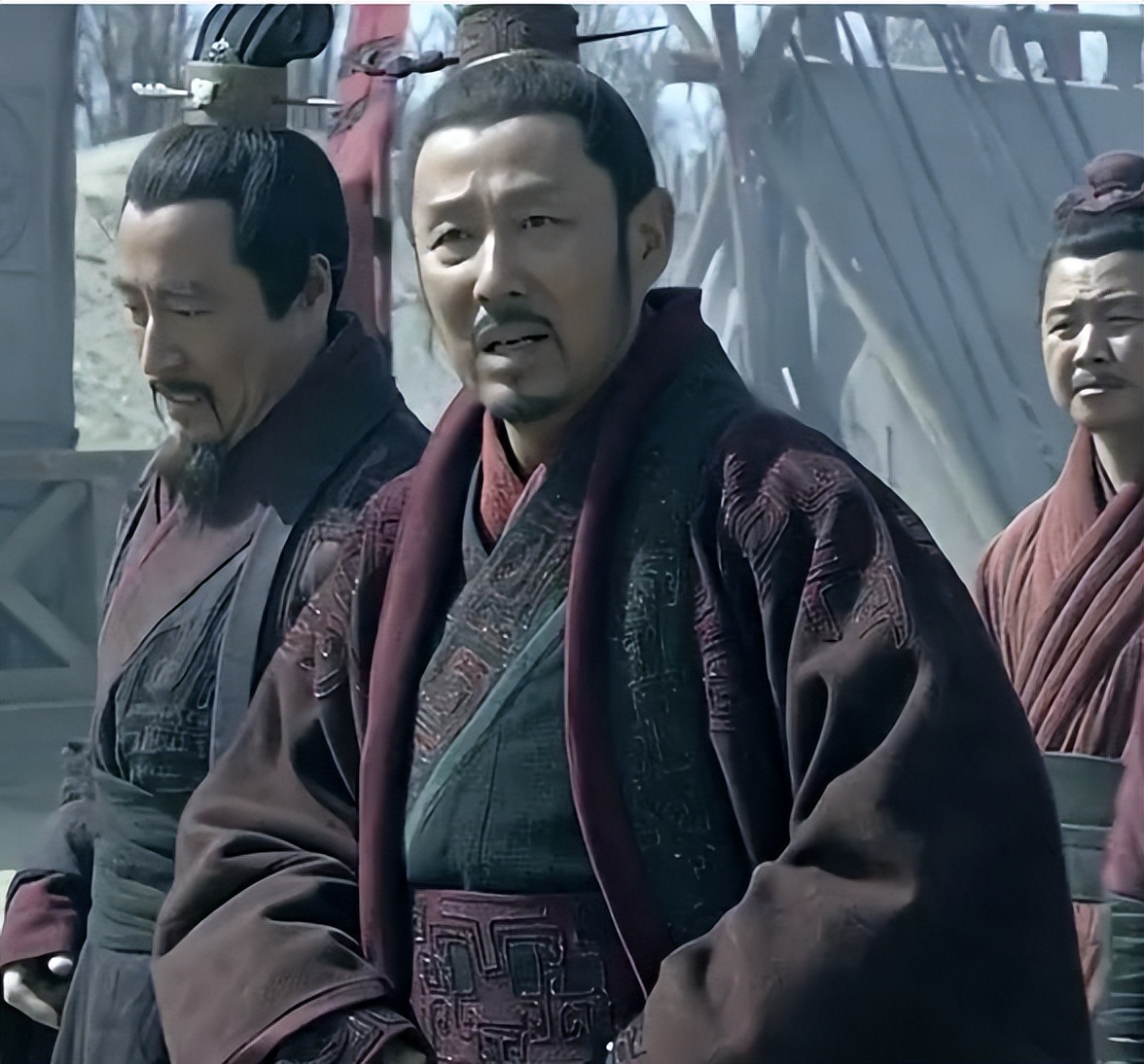 Liu Bang adopted the idea of "to fight against the outside world, we ...