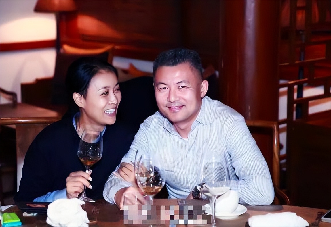 Na Ying broke up with Gao Feng and took her son to marry Meng Tong. How ...