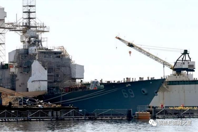 U.S. Navy Ticonderoga-class guided-missile cruiser USS Villa Bay ...