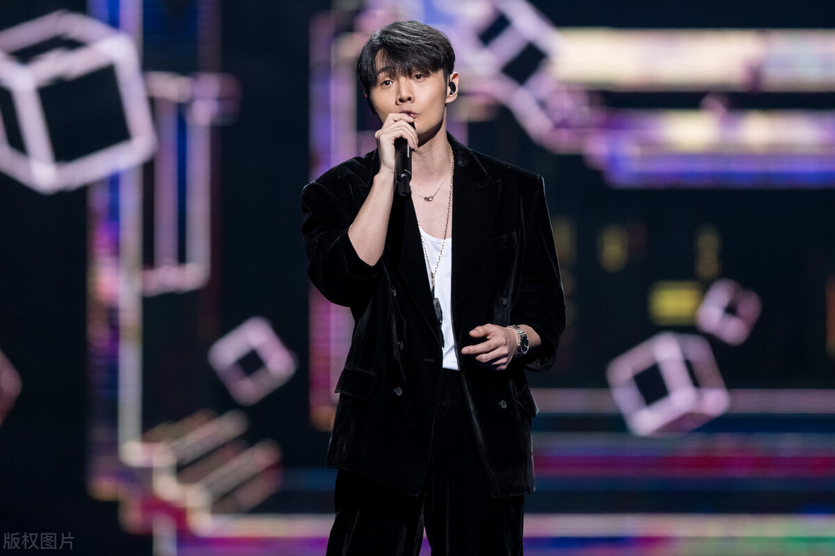 Abandoned his girlfriend who lived together for four years, and kicked ...