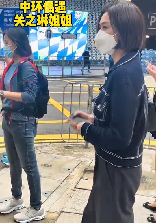 60-year-old Guan Zhilin went shopping alone, with good looks and ...