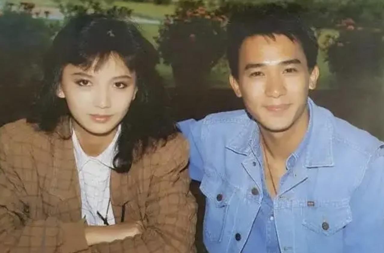 Zeng Huaqian posted a photo with Tony Leung on Valentine's Day, saying ...