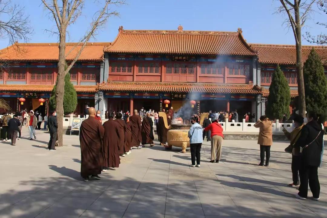 The beautiful and solemn Zhengding Linji Temple - iNEWS
