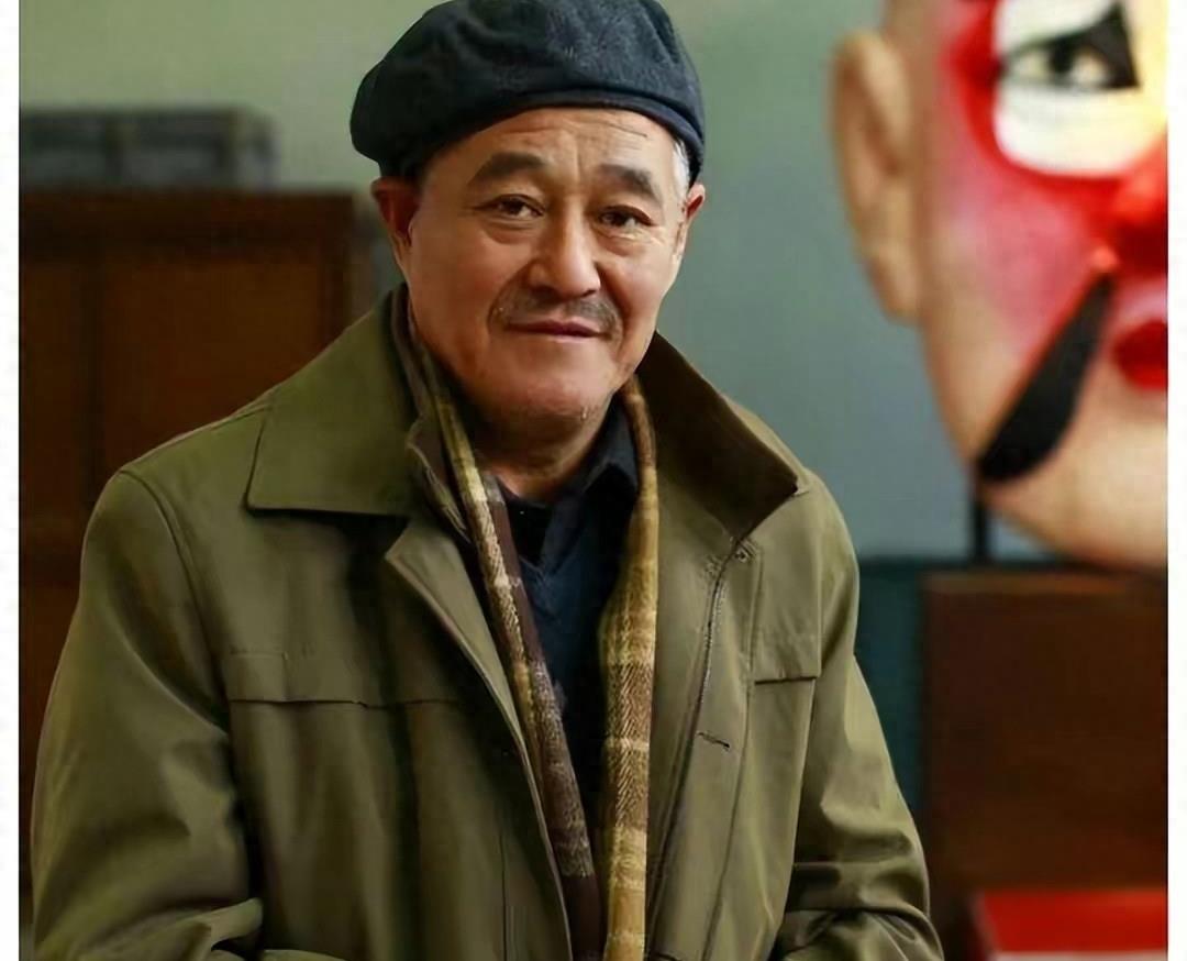 66-year-old Zhao Benshan was disgraced. His son showed off his wealth ...