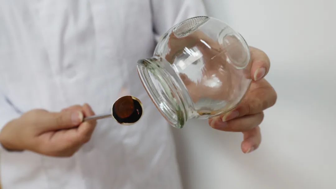 The imprints left after cupping have nothing to do with toxins, but ...