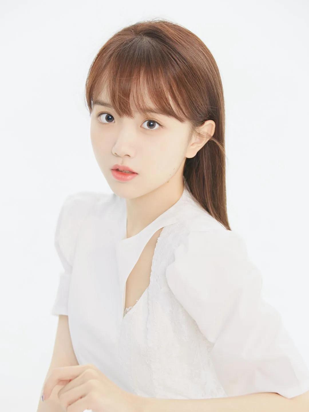 The female stars born in 1999 are beautiful in their own ways. Who do ...