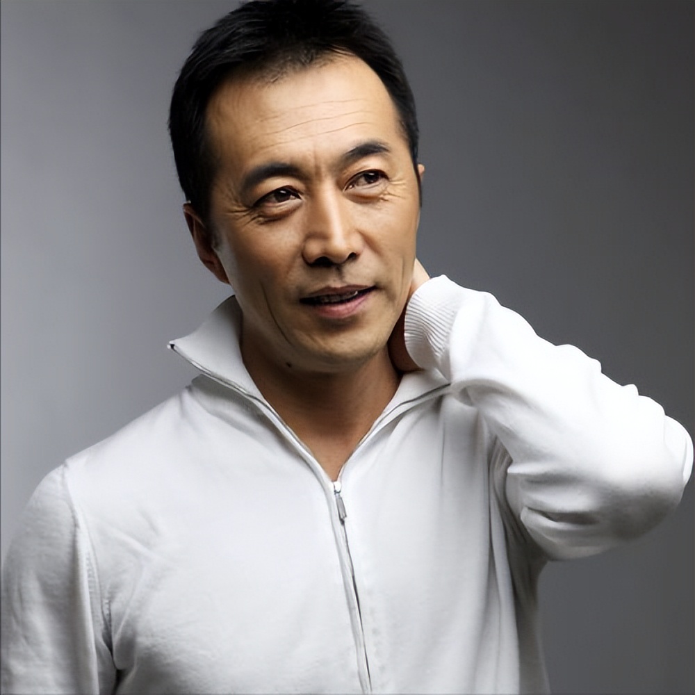 Actor Zheng Xiaoning: Childhood sweetheart with Sarina, 50-year-old ...