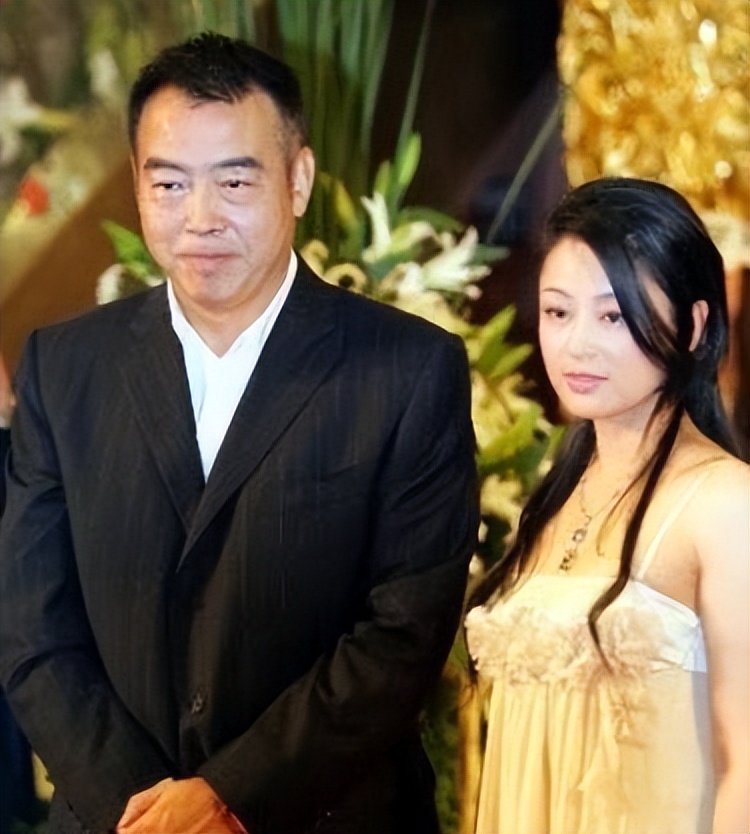 Actor Chen Hong: Defeating Ni Ping and marrying Chen Kaige, giving him ...