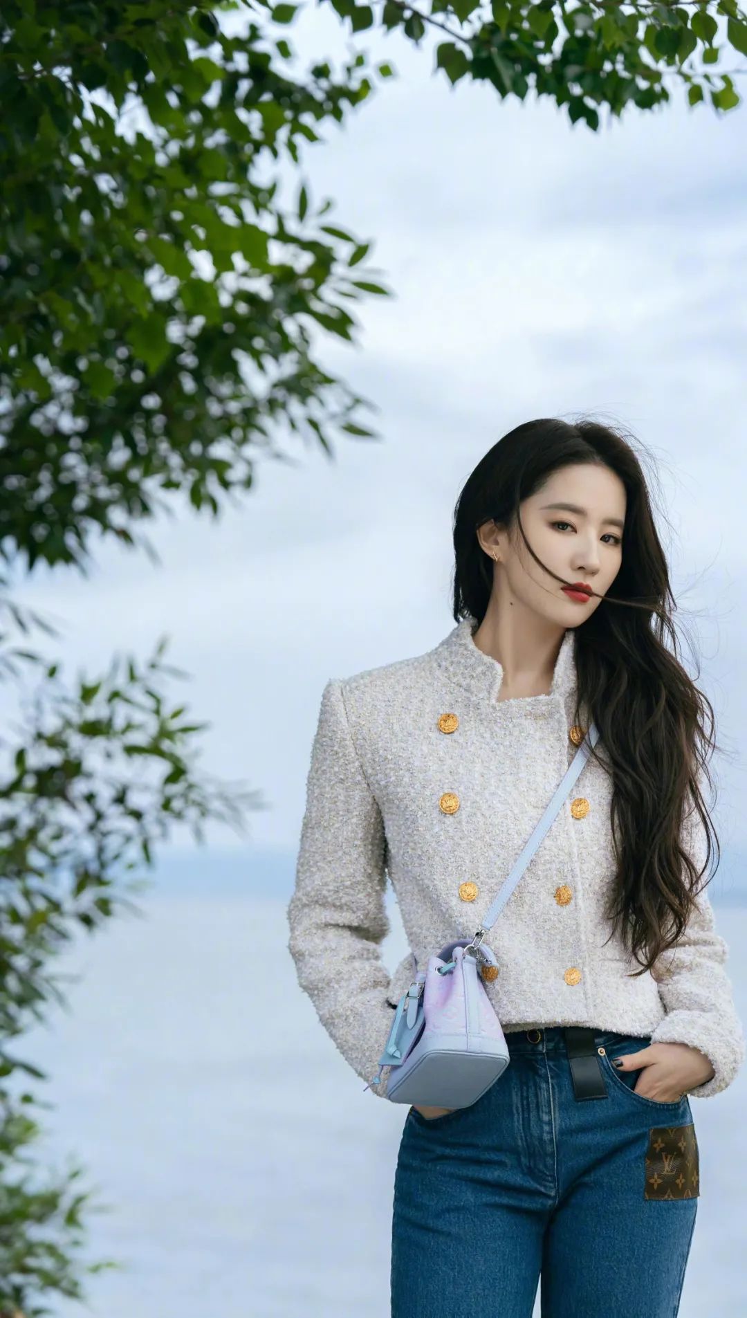 Zhang Yishan, Liu Yifei, Chen Xiao, Lin Yi, Guo Xiaoting, Xu Haiqiao, Canglan Jue - iNEWS