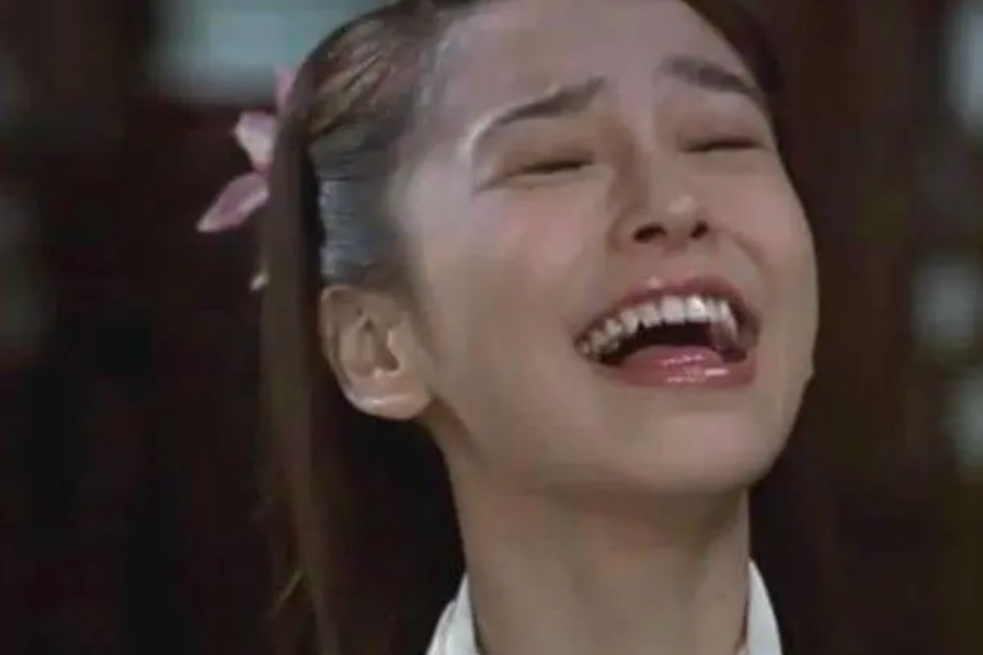 I watched the crying scene that I wanted to laugh at: each one cried ...