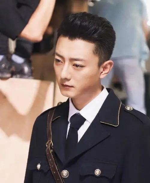 "Shaking his head, crooked" Gao Qisheng in Su Xiaoding's "The Knockout ...