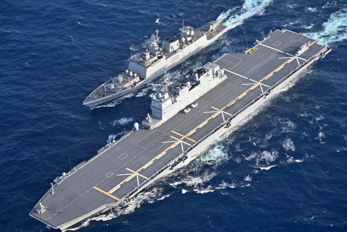 On the one hand, three Chinese warships are approaching, and on the ...