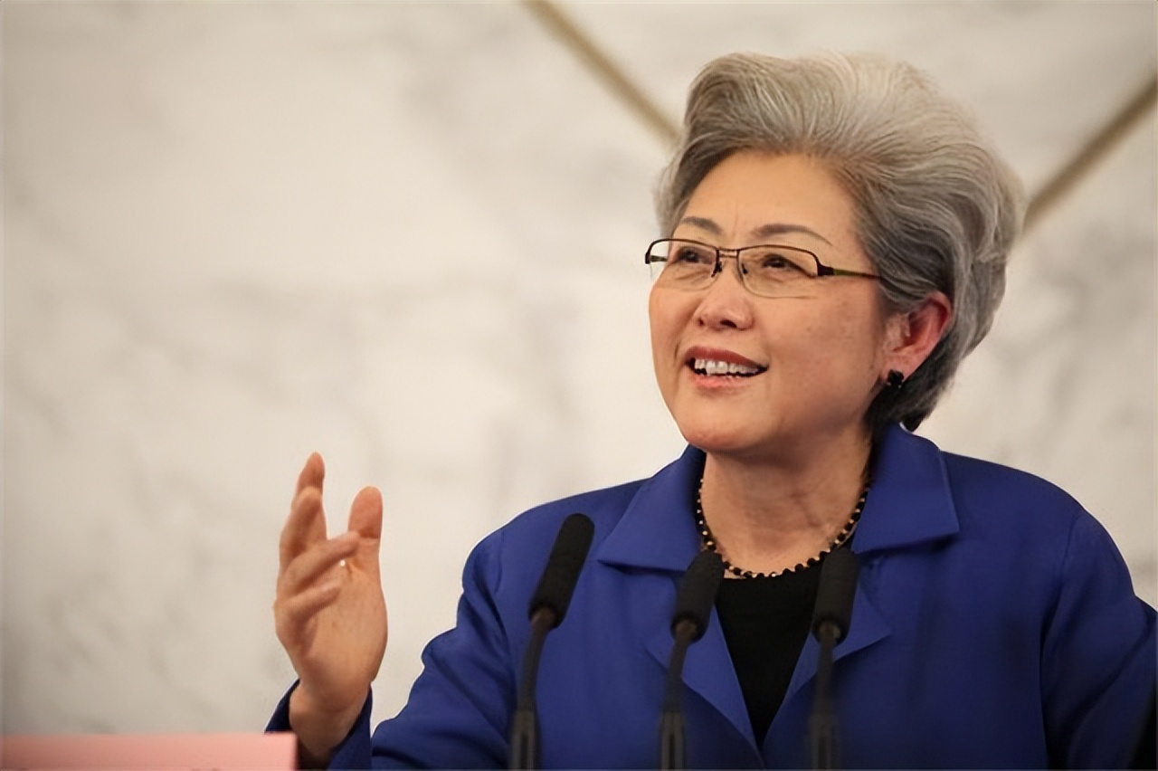 In 1988, the female translator Fu Ying made a mistake in front of the ...