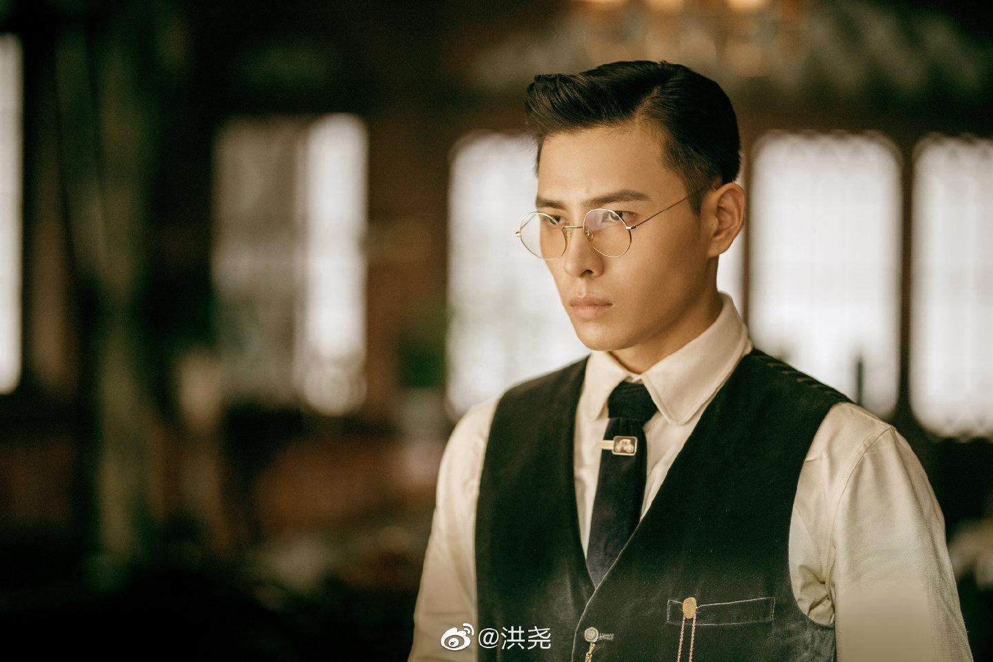 Hong Yao: Who is this guy?Angular and handsome appearance, he even ...