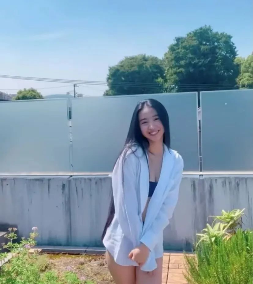 Japanese actress Kimura Mitsuki swimsuit photo!White skin and beautiful long legs are too sexy ...