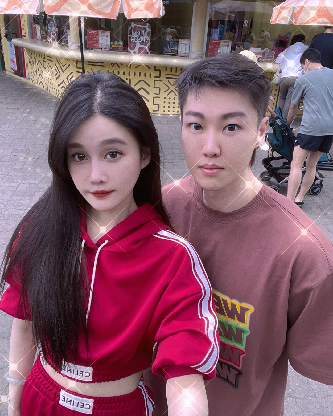 Zhao Benshan's New Year's family portrait was exposed, his wife Ma ...