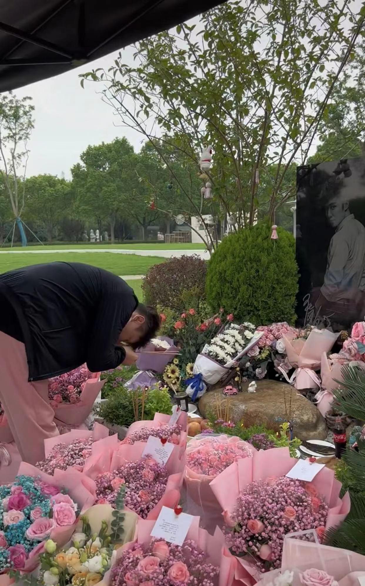 Tears!On the sixth anniversary of Qiao Renliang's death, Chen Qiaoen ...