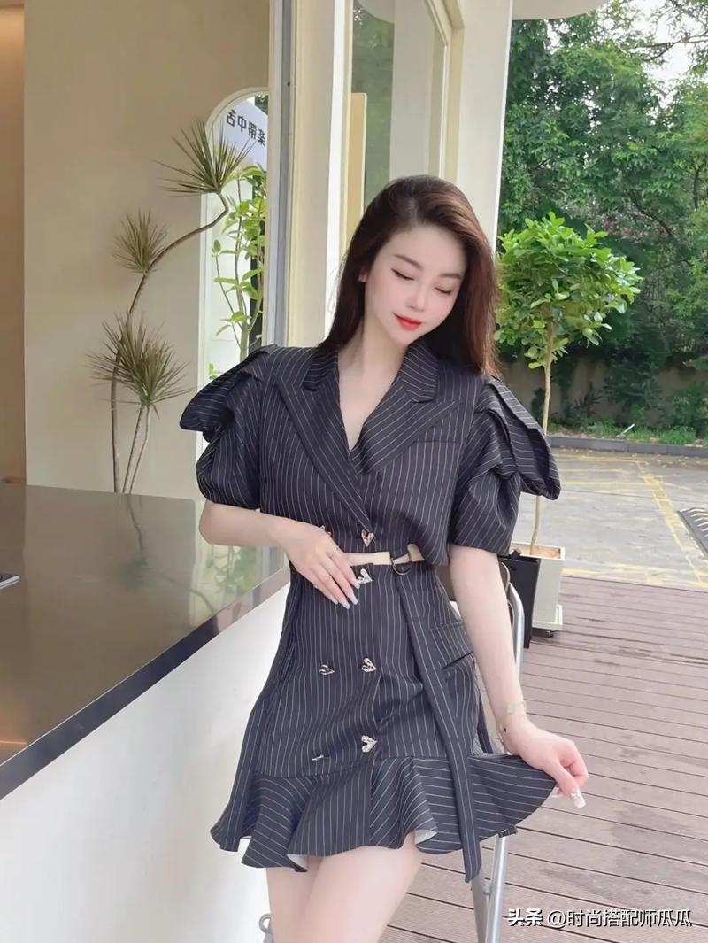 It is recommended for women with yellow and black skin: wear less of ...