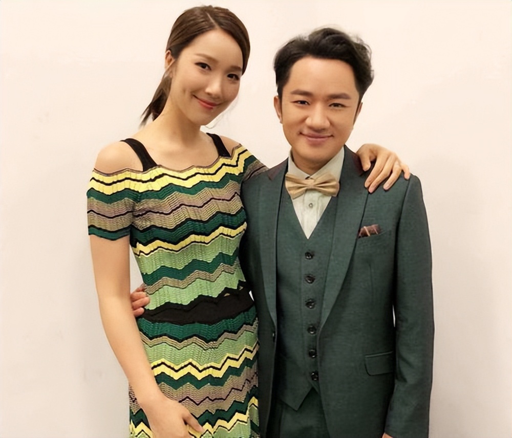 Wang Zulan accompanied his wife back to her natal home, was met by ...
