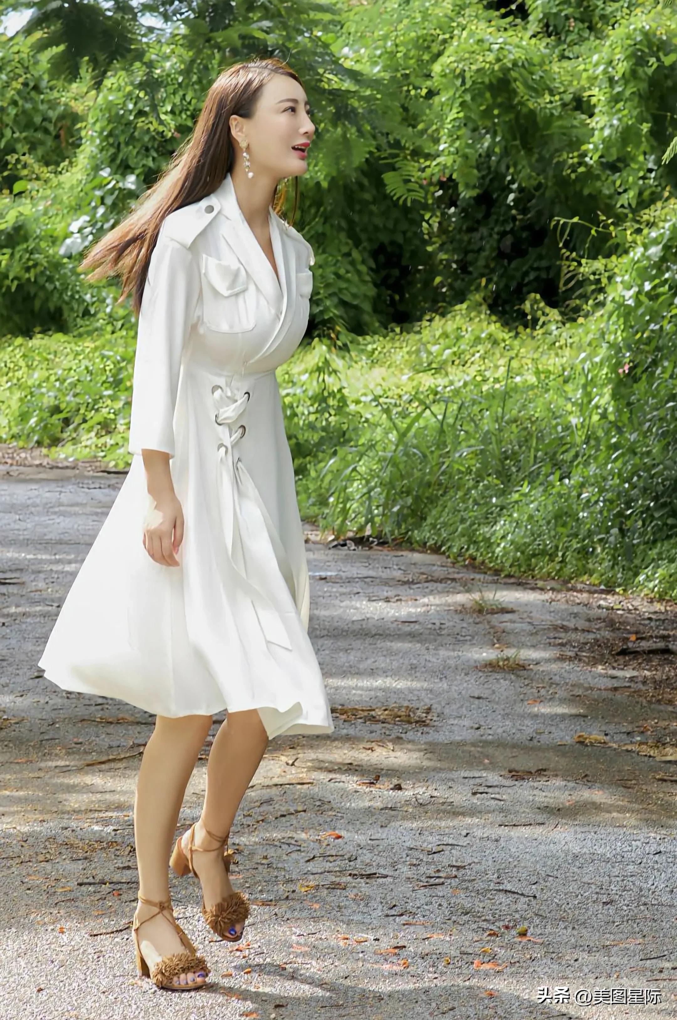 The protagonist of this issue—Wang Li Danni Star Stunning Beauty Picture Series Issue 109 - iMedia